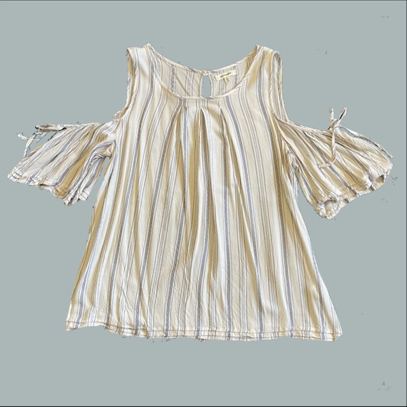 Max Studio | Tops | Max Studio Offwhite Not Yellow Rayon Cold Shoulder ...